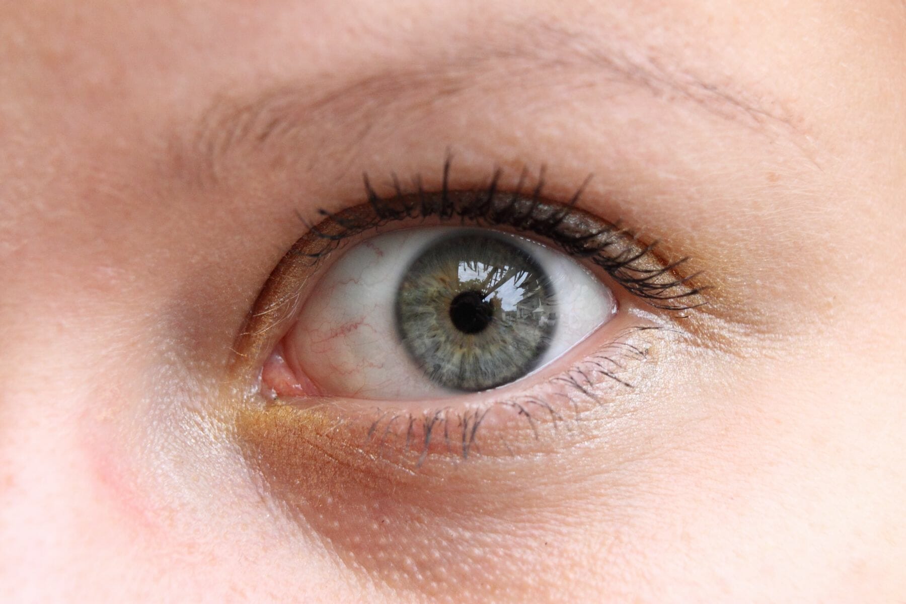 Dit zijn de oorzaken van een trillend ooglid en zo kom je ervan af